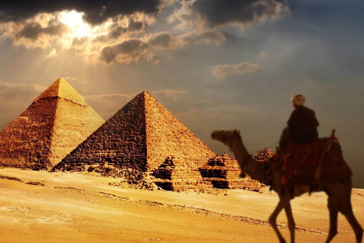 What Are the Top Activities and Attractions in Cairo Egypt?